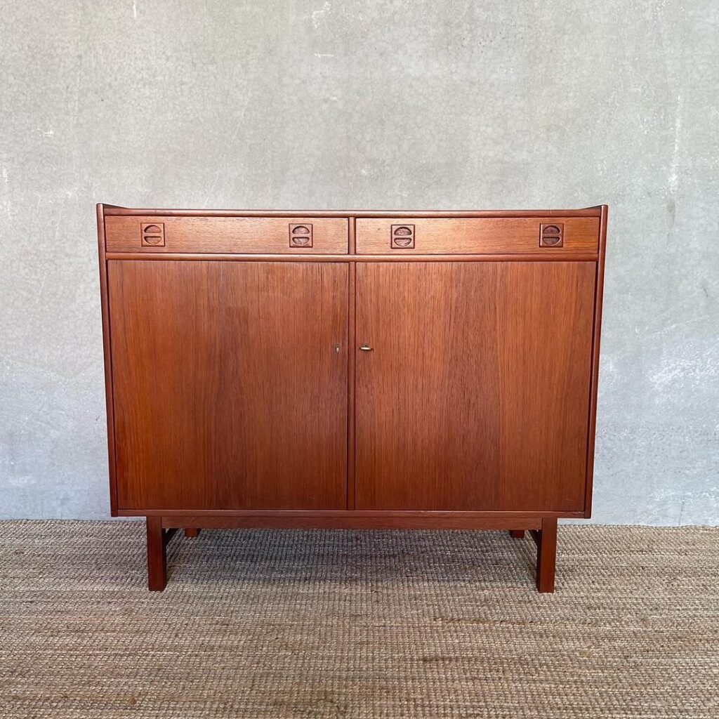 Scandinavian Mid-Century Highboard with Lockable Doors | Tallboy